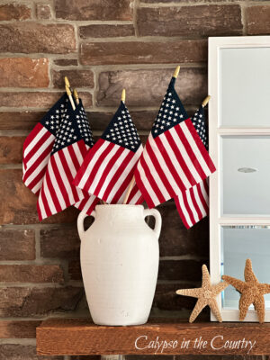 Decorating with American Flags (Easy Patriotic Ideas) - Calypso in the ...